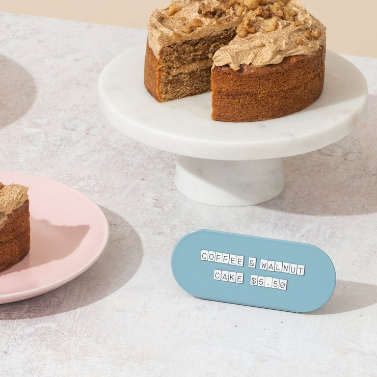 Curve Counter Sign Displays | George & Willy