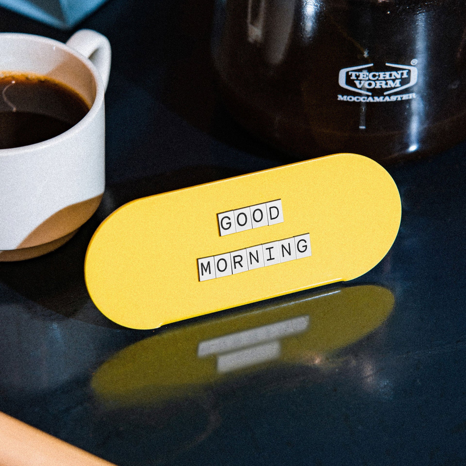 Curve Counter Sign Displays | George & Willy