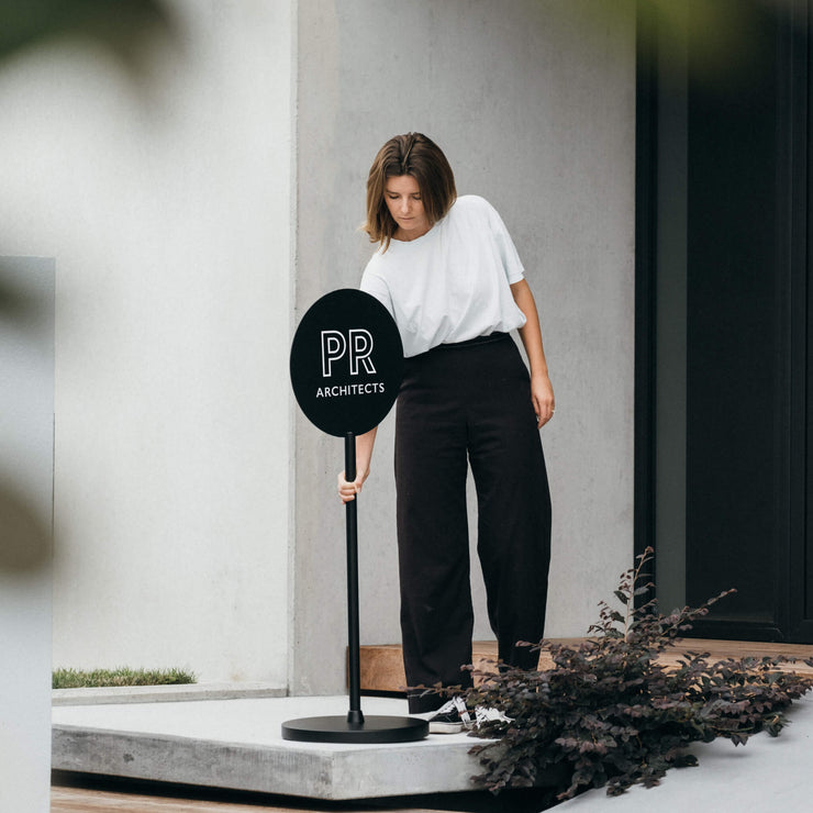 Standing Signs & Freestanding Business Signage | George & Willy